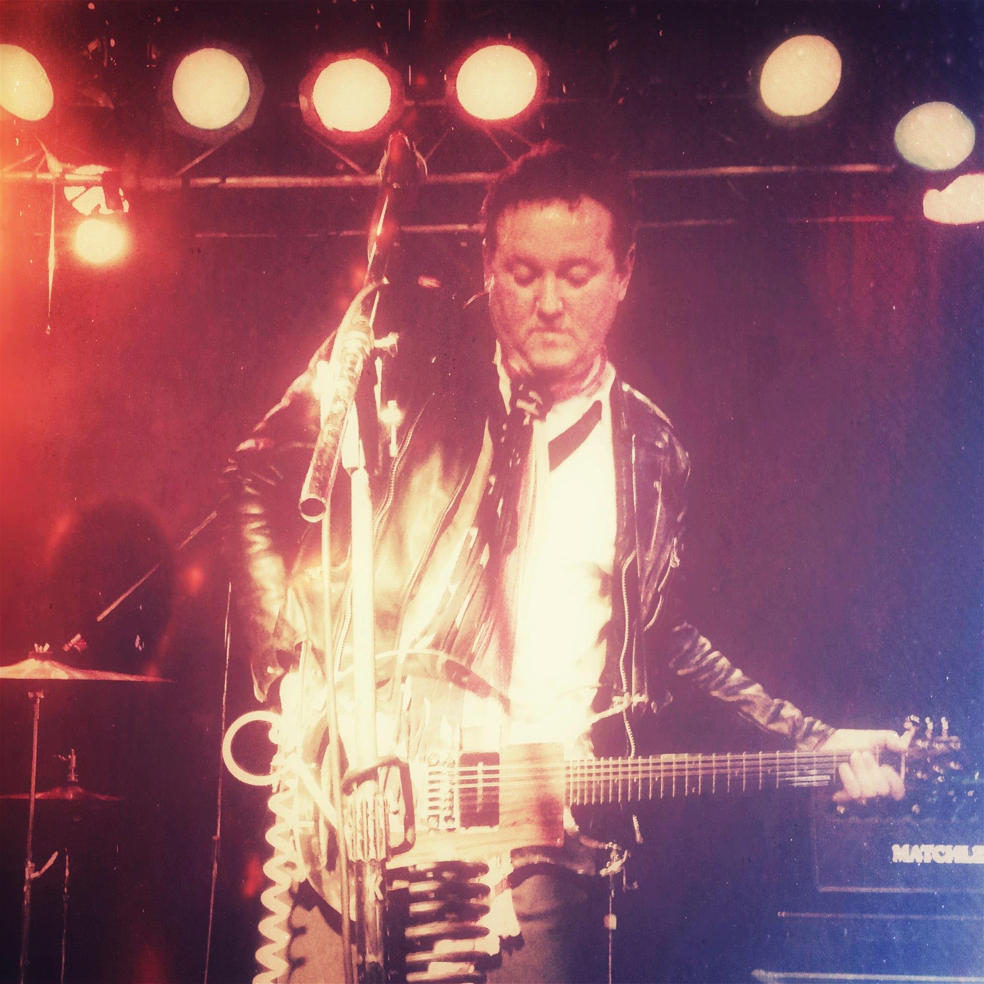 TIM CASEY & THE MARTYRS - Black tie rock 'n' roll. Vivid songwriting ...